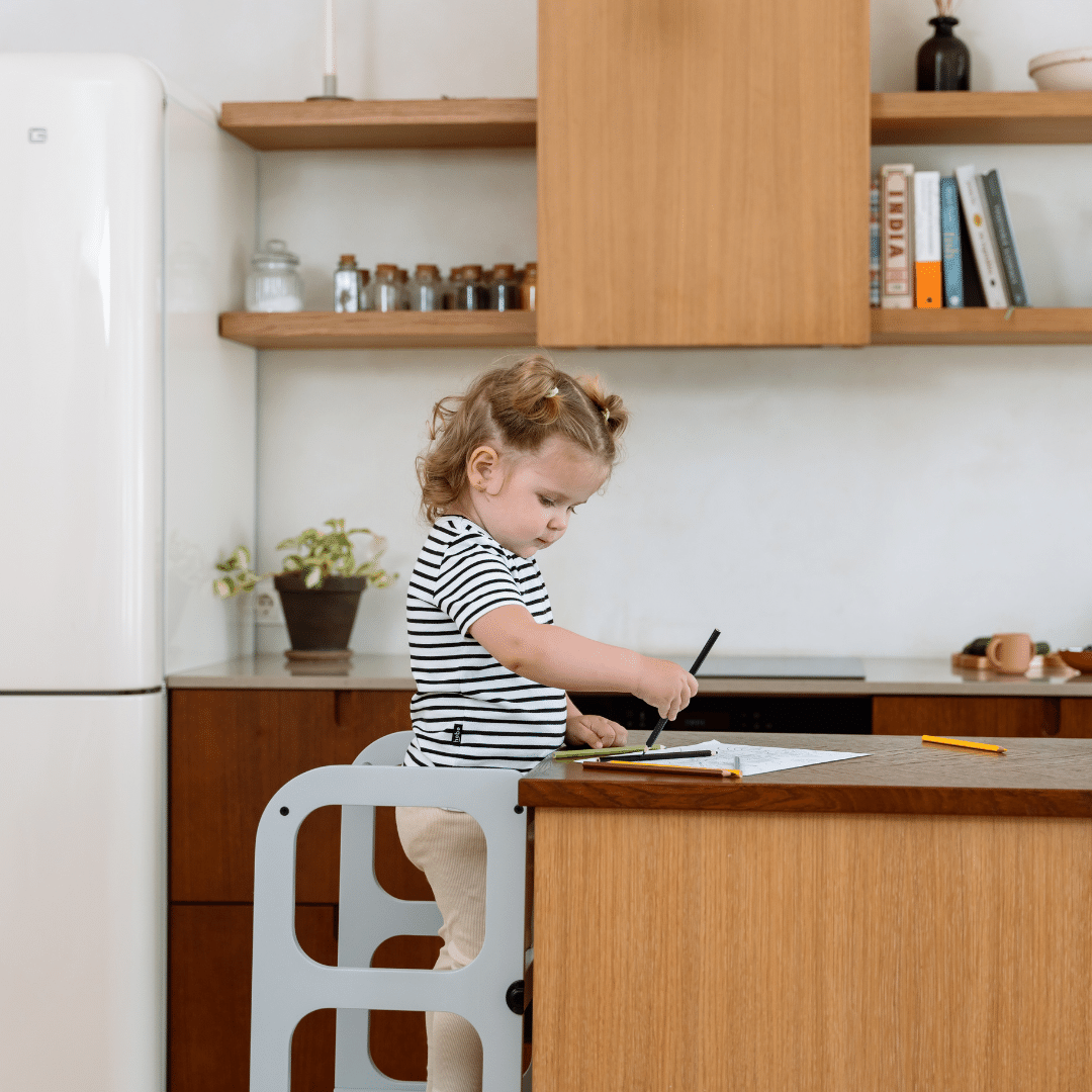 STEP'n'SIT® Convertible 2-in-1 Helper Toren/Tafel - Grijs – Cocozi
